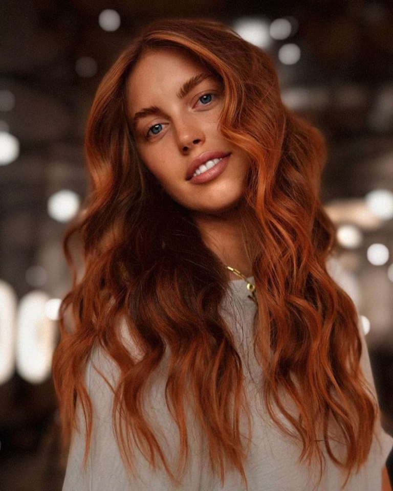 Capelli rosso rame dorato che sarà di moda nel 2022 - Archzine.it
