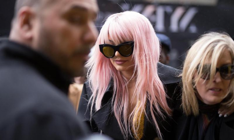 Capelli rosa pastello per un look giovanile - Archzine.it