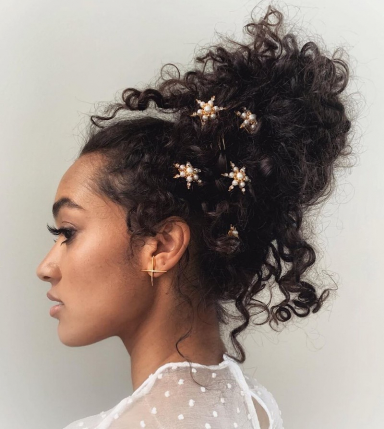 Acconciature da cerimonia per capelli ricci: scopri come fare il ...