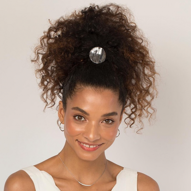 Acconciature da cerimonia per capelli ricci: scopri come fare il ...