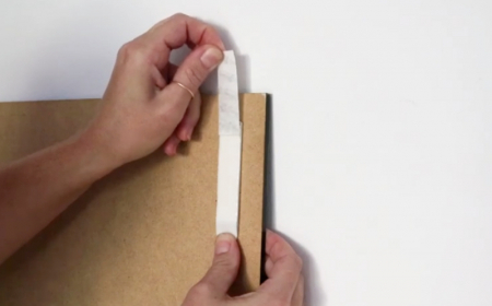 Attaccare un quadro senza bucare la parete: i segreti della donna moderna!